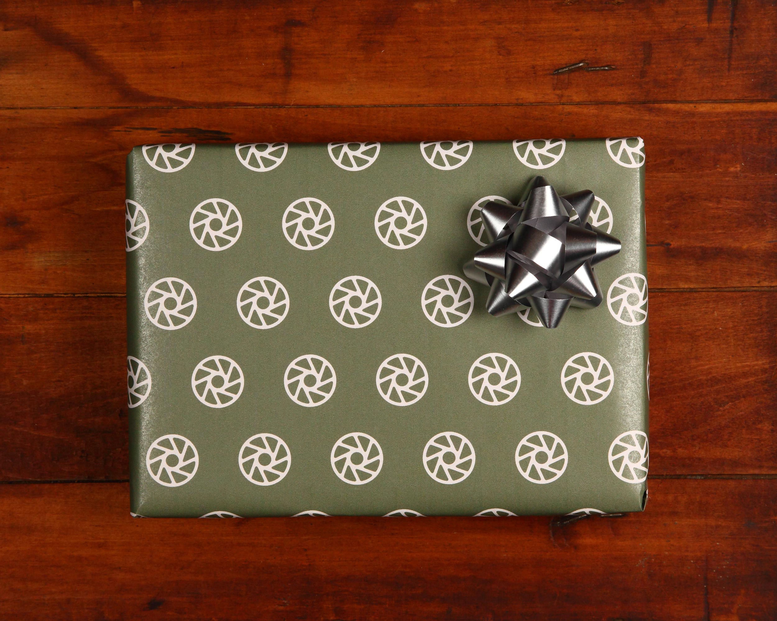 Aperture Gift Wrap (Landscape)